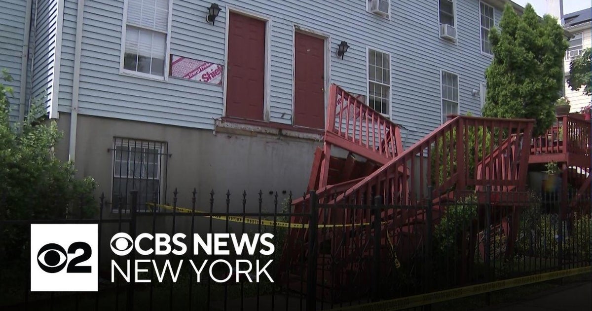 8 injured when stairs collapse at New Jersey condo - CBS New York