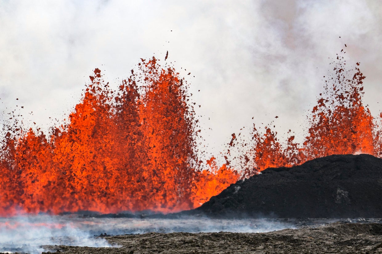 Watch Live: "Explosive" Iceland volcano eruption shoots lava across ...