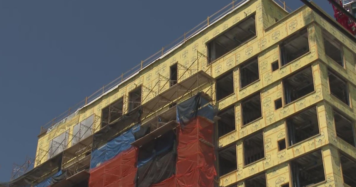 Construction worker dead after falling from scaffolding in Pittsburgh ...