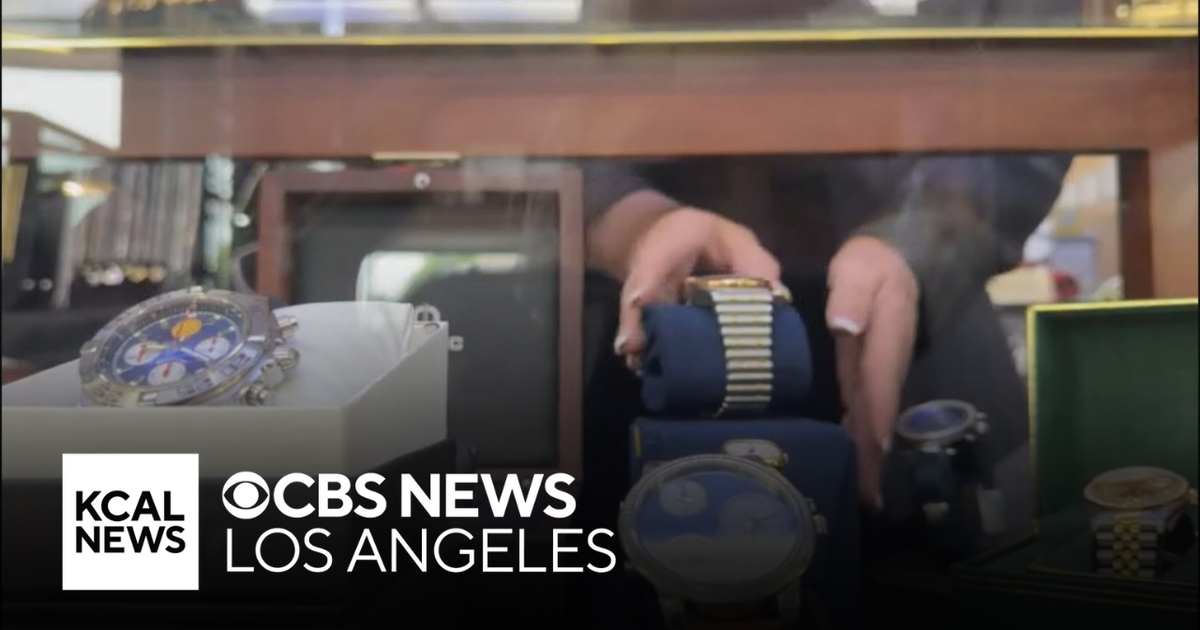 Reseda pawn shop sees dramatic increase in business despite inflation ...