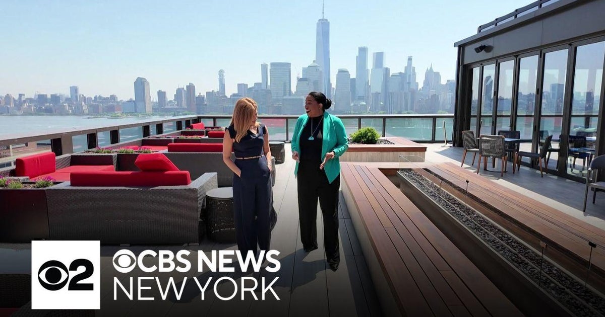 CBS New York Book Club meetup with author Kellye Garrett - CBS New York