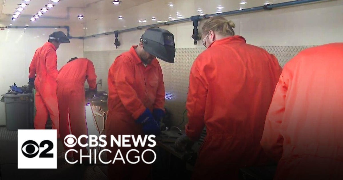 Cook Co. inmates get life lessons and job skills to use on the outside ...