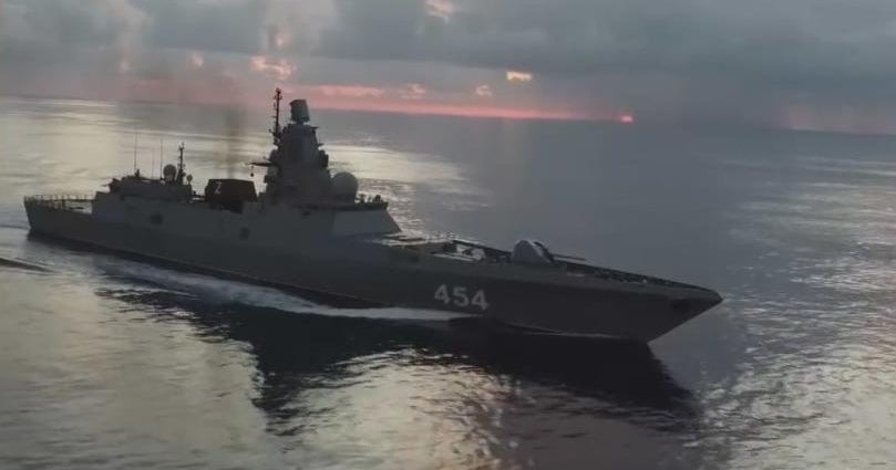 US Navy deploys ships to track Russian naval flotilla off the coast of ...