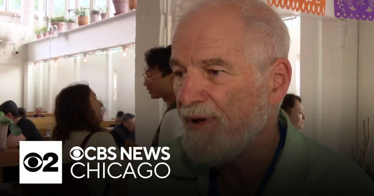 Chicago's Field Museum hosts insect-eating event - CBS Chicago