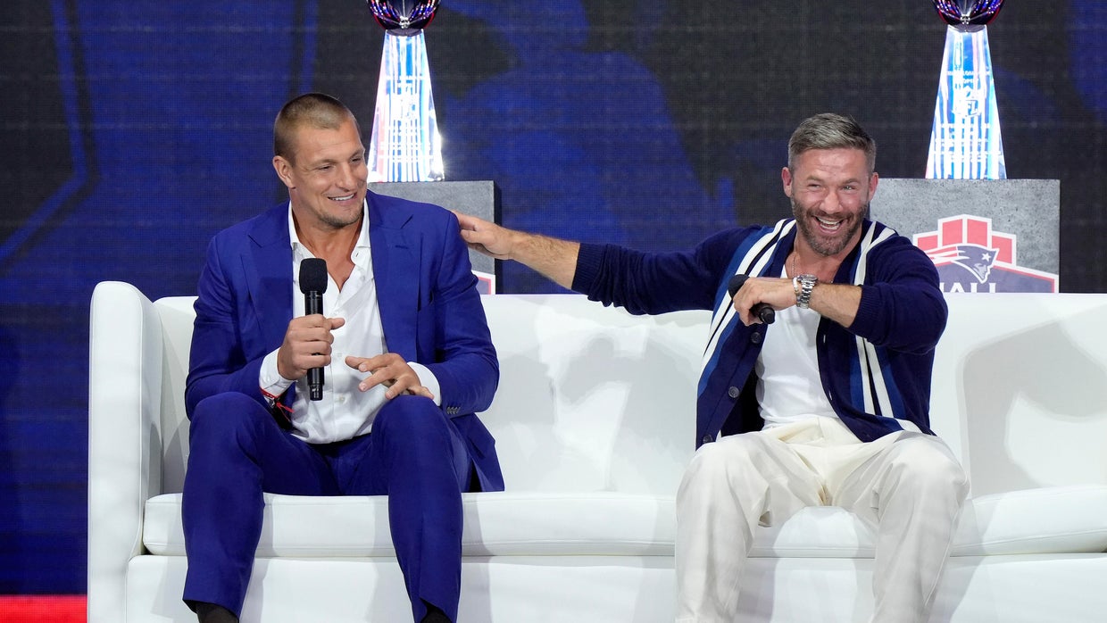 Photos highlight Tom Brady's emotional Hall of Fame ceremony as ...