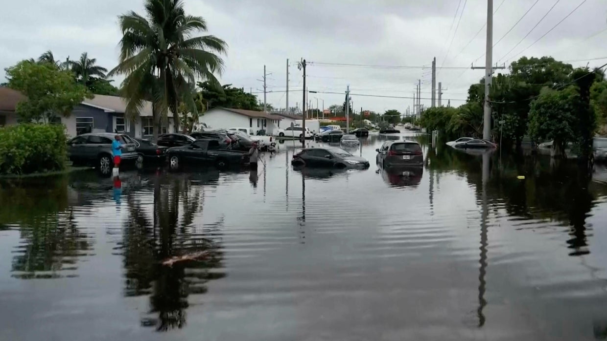 Maps and photos show massive rainfall in Florida as flooded communities ...