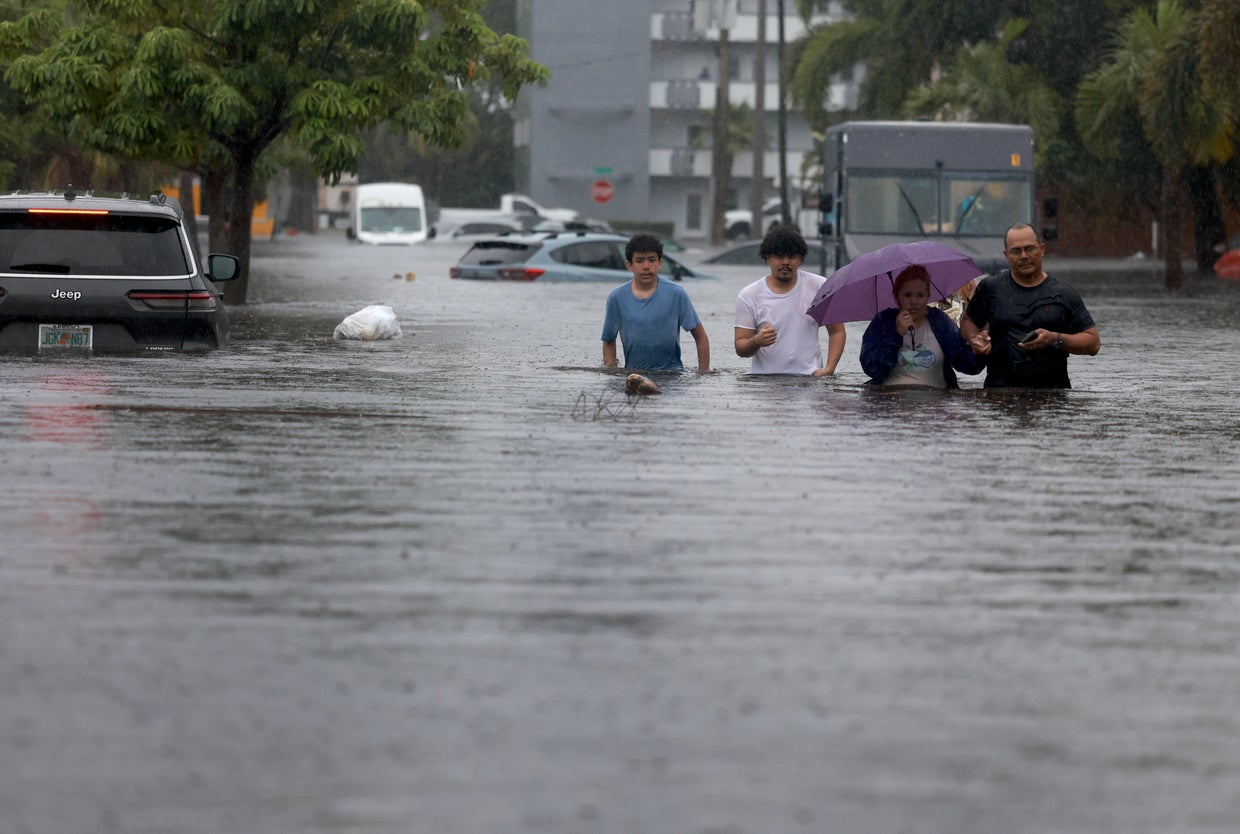 Maps and photos show massive rainfall in Florida as flooded communities ...