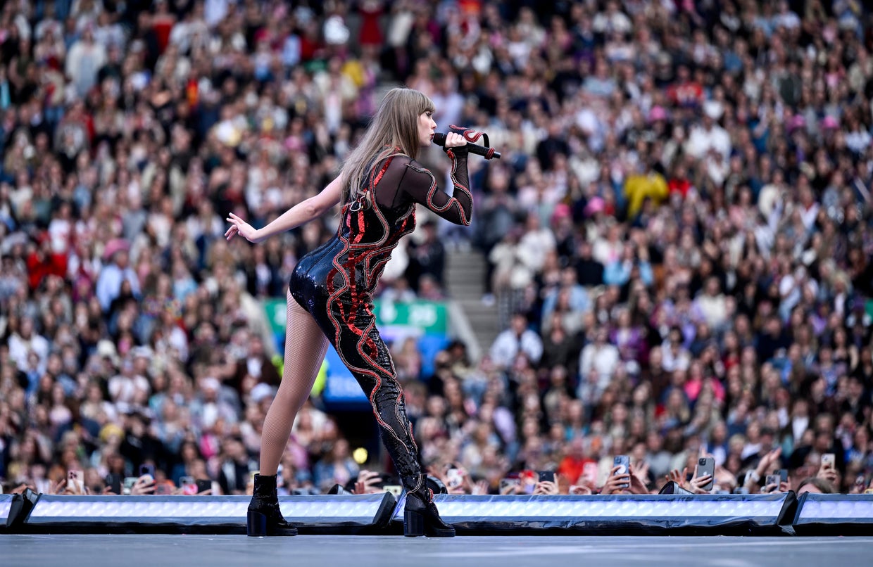 Taylor Swift fans danced so hard during her concerts they created ...