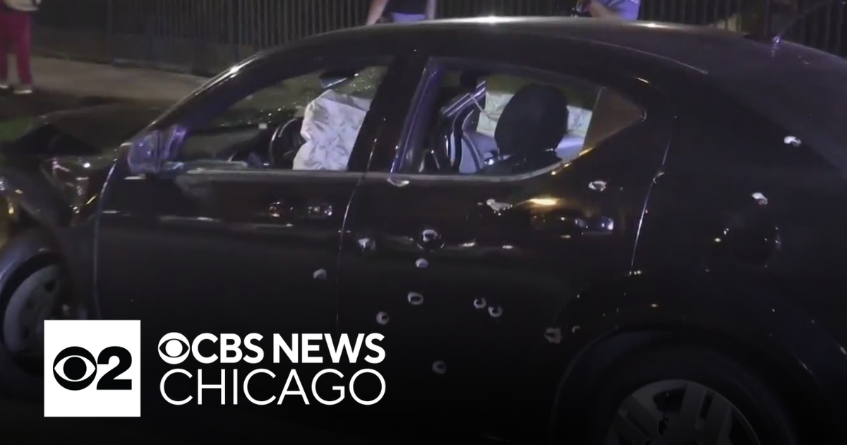 Bullet-riddled car shuts down Chicago expressway for hours - CBS Chicago