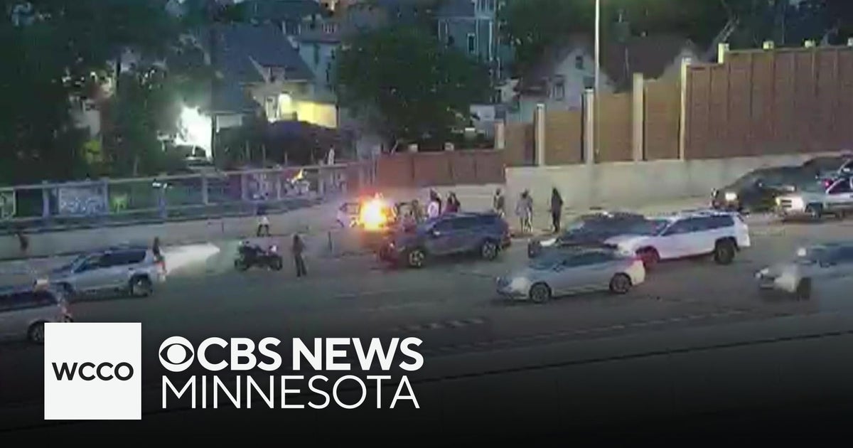 Good Samaritans rescue driver from fiery crash in Minneapolis - CBS Minnesota