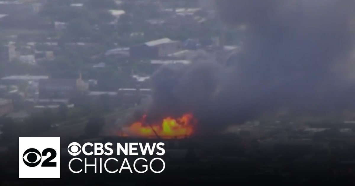 Fire at Chicago pallet business visible for miles - CBS Chicago