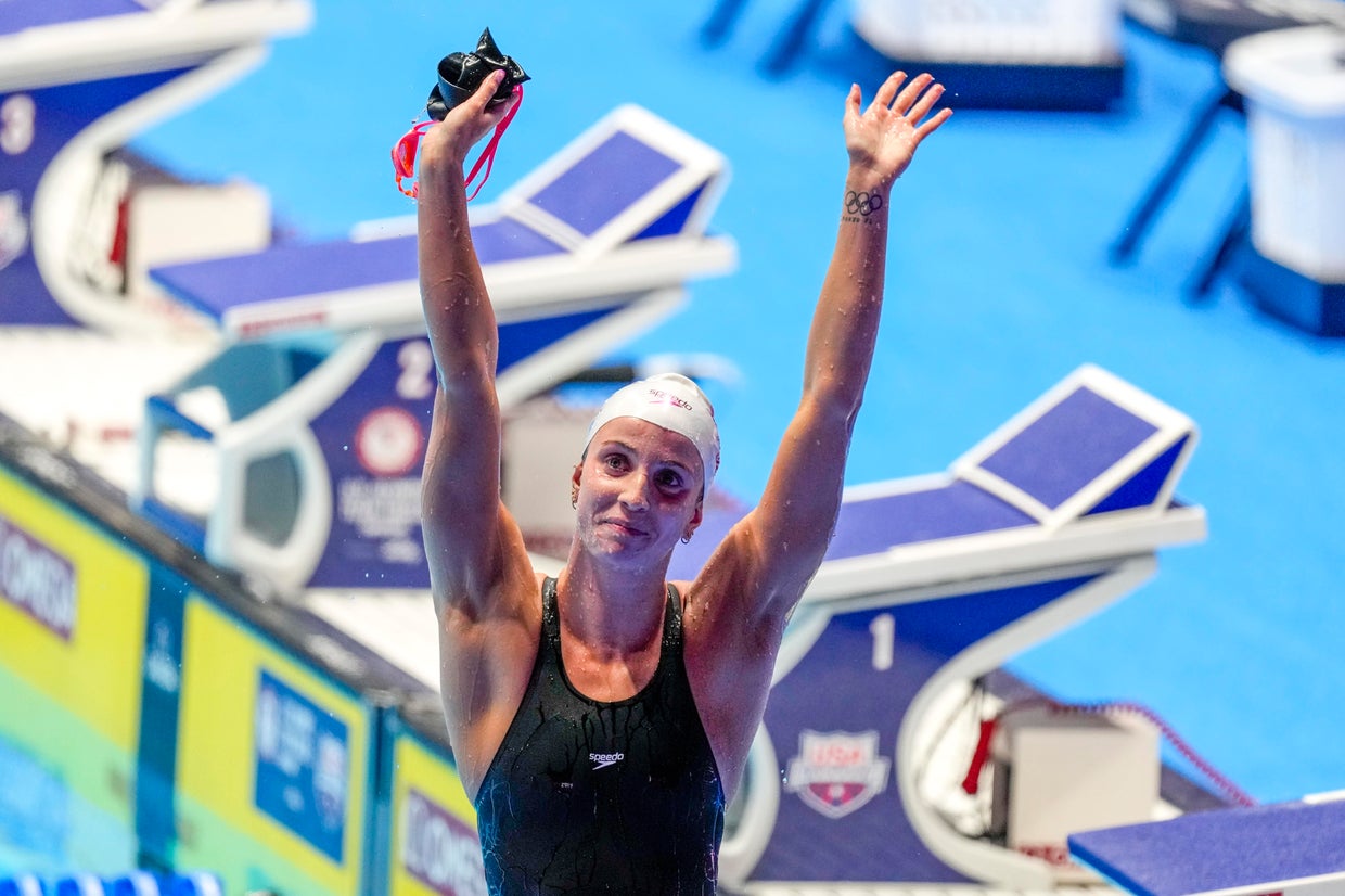 Minnesota's Regan Smith sets a world record in the 100 backstroke at ...