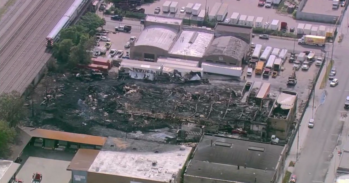 Investigators work to determine cause of massive pallet fire on Chicago ...