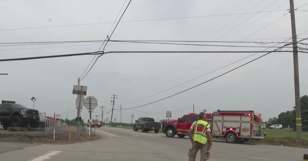 Driver of vehicle hits, kills pedestrian in Butler County - CBS Pittsburgh