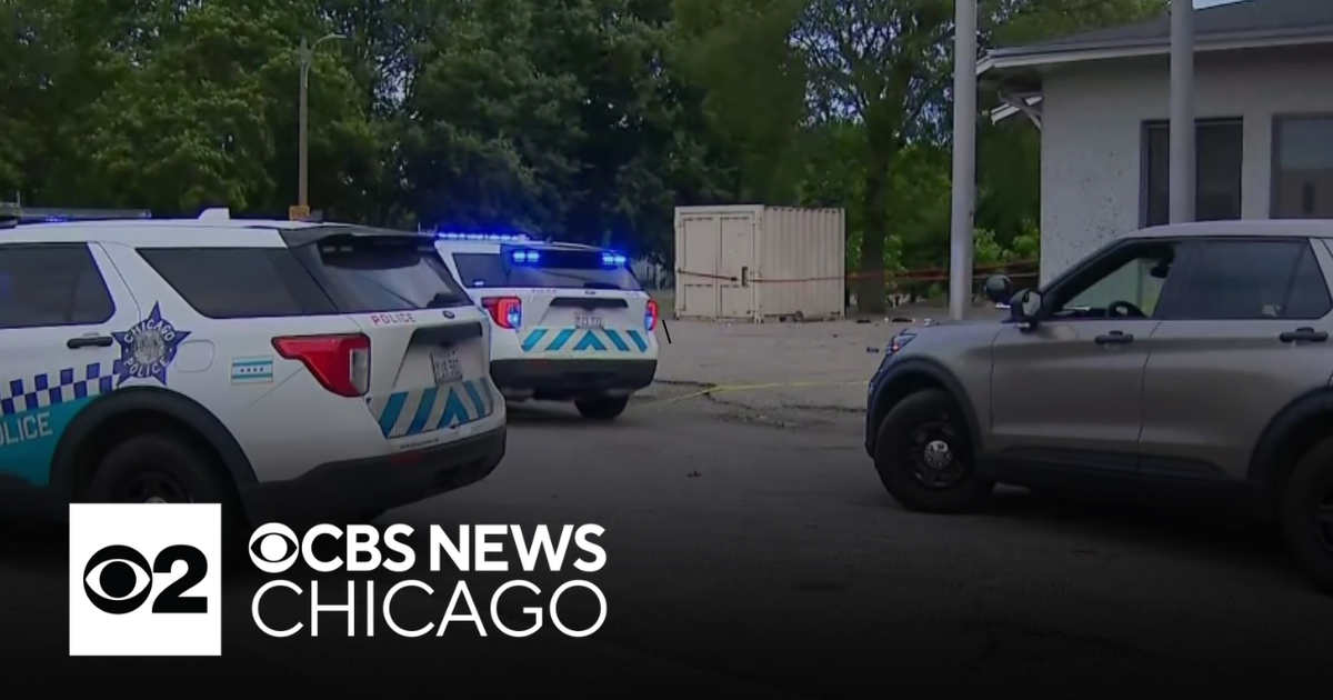 Boy, 16, shot and killed in park on Chicago's South Side - CBS Chicago