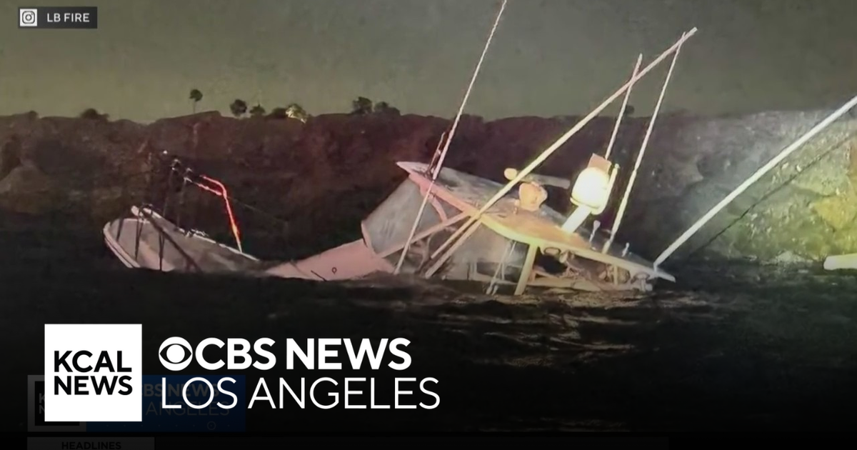 1 dead, 10 hospitalized after boat crashes into jetty in Long Beach ...