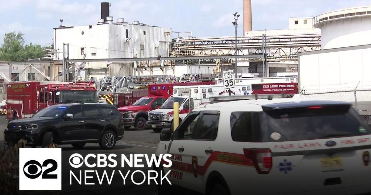 Firefighters suffer dehydration battling N.J. paper plant fire - CBS ...