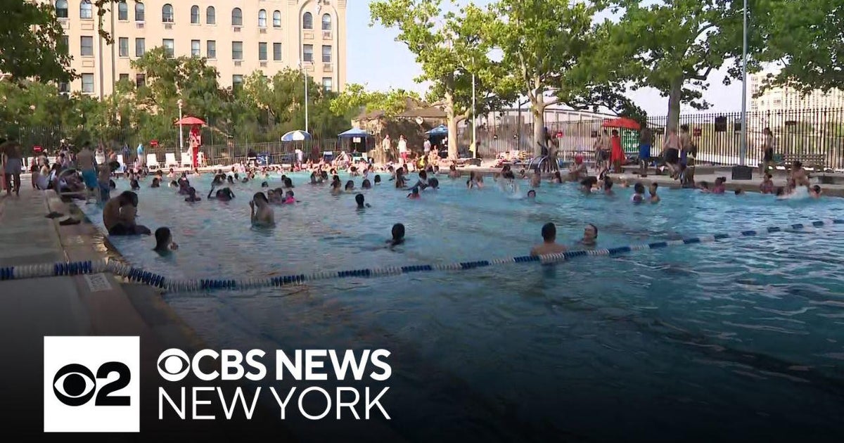 How NYC is trying to help residents stay cool this weekend - CBS New York