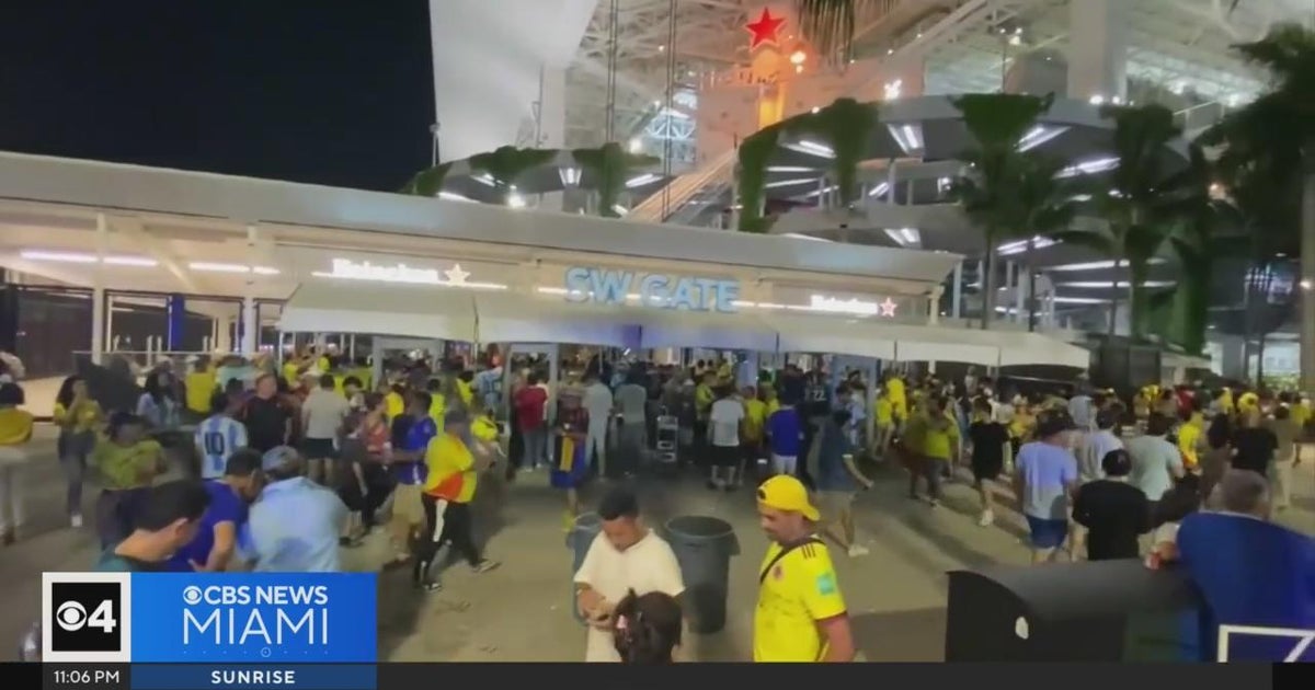 Fans devastated after chaotic security breach at Hard Rock Stadium ...