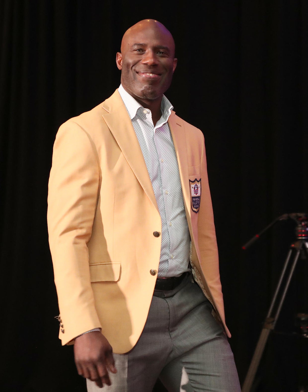 Terrell Davis's lawyers send letter to United, say airline has not yet ...