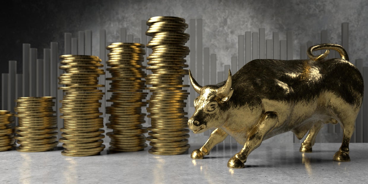 What are the best times to buy or sell gold? Here's what experts say ...