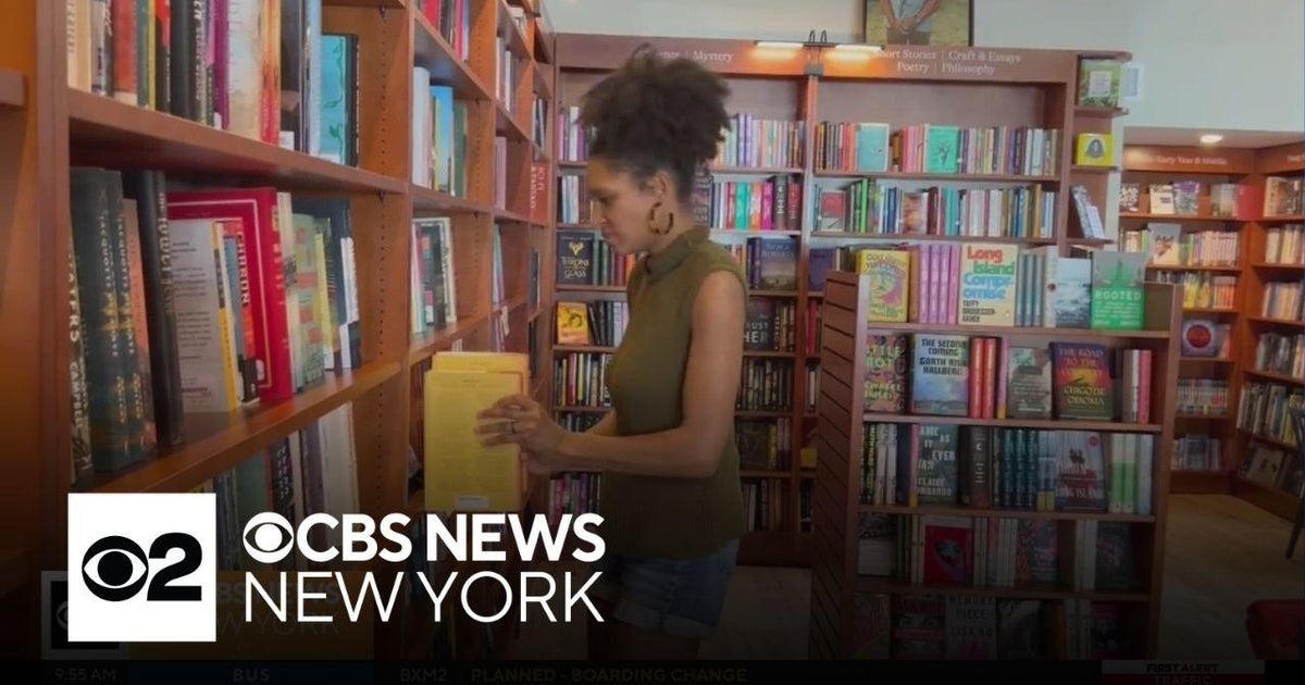 New independent bookstore "Liz's Book Bar" opens in Brooklyn - CBS New York