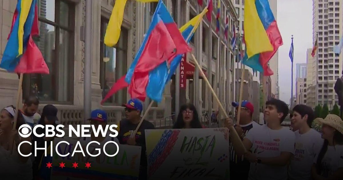 Venezuelan migrants in Chicago rally for change on day of election ...