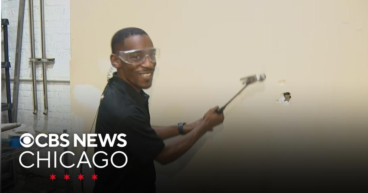 Checking out the Pullman Tech Workshop - CBS Chicago