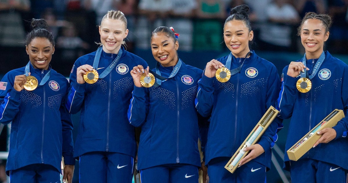 Simone Biles leads U.S. Women's Gymnastics to team gold medal - CBS News