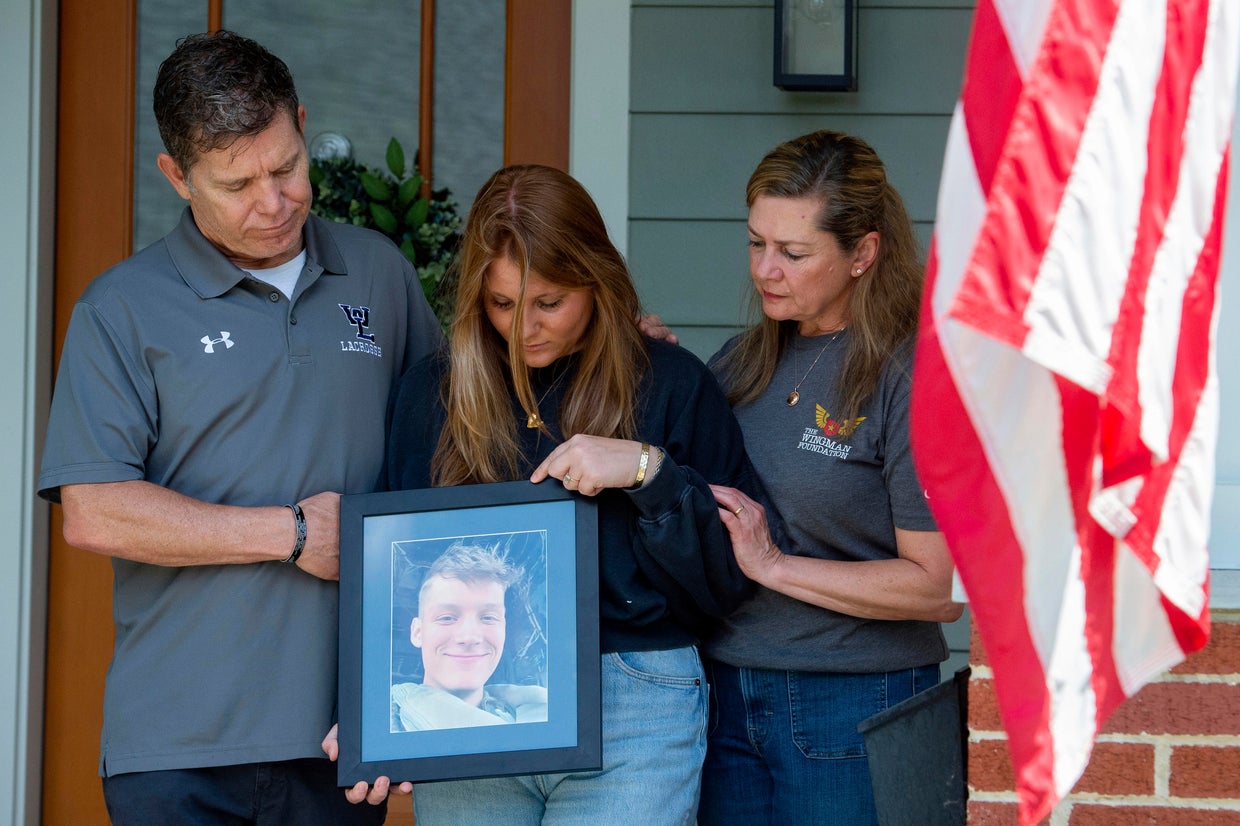 Marine died trying to rescue crew in Osprey crash after he "heroically ...