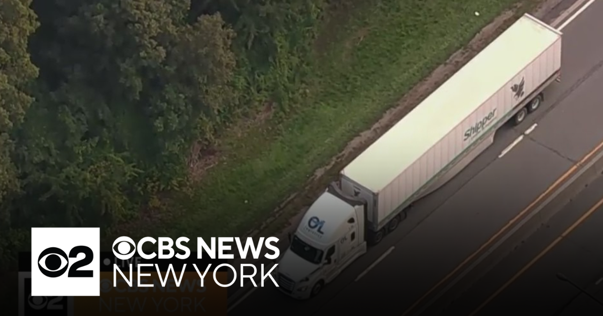 Tractor-trailer forced to drive backwards after shutting down Northern ...