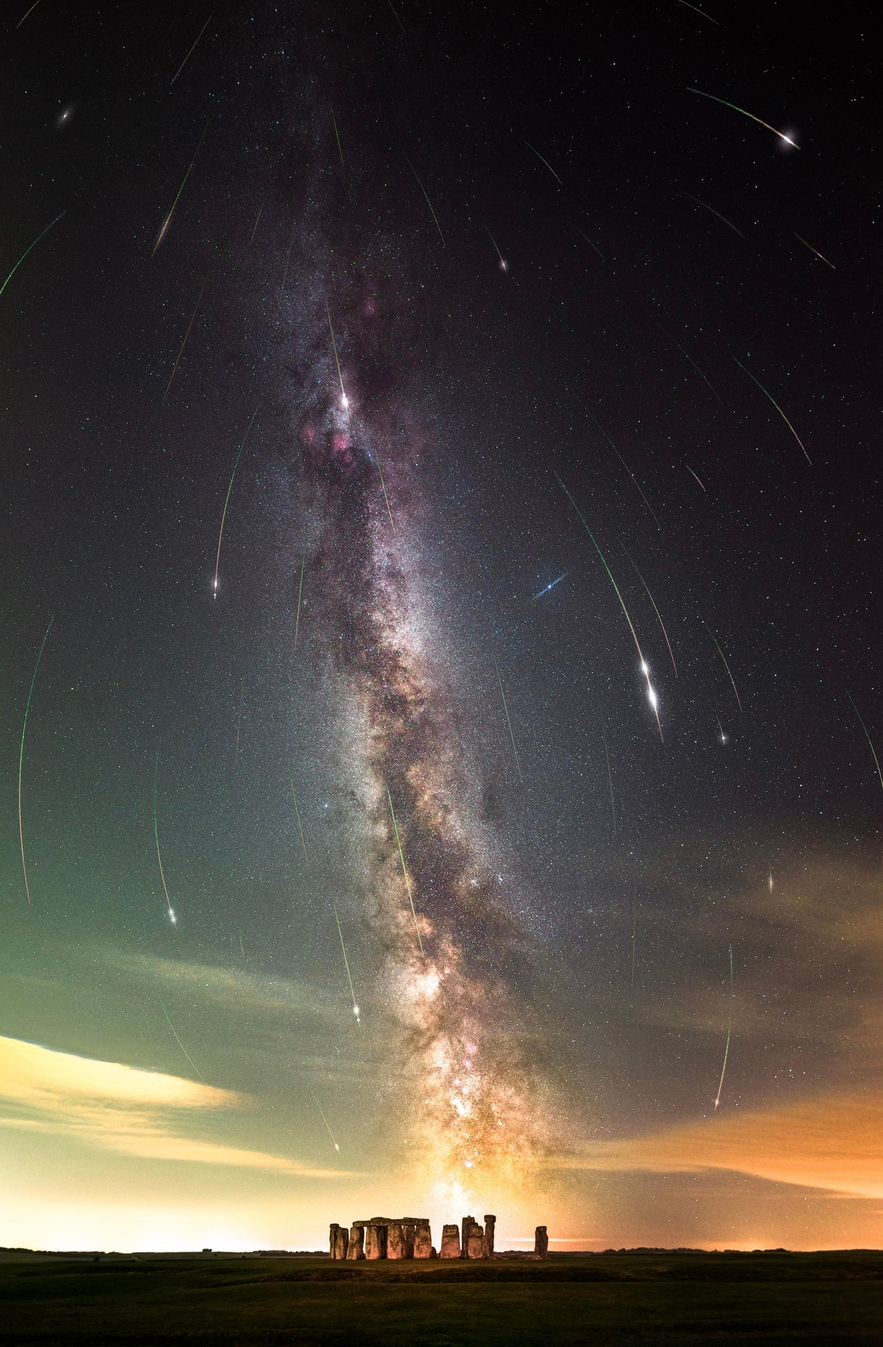 Dazzling photo shows Perseid meteor shower's "ancient fireworks ...