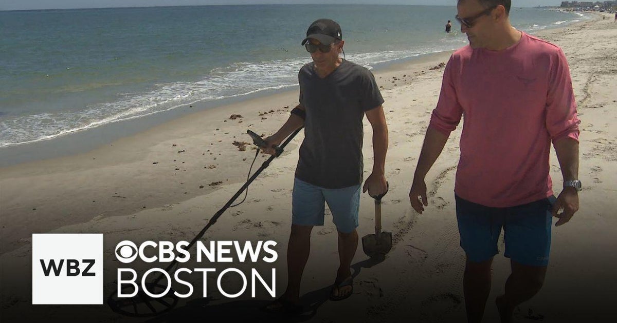 Man with metal detector finds lost ring on Humarock Beach - CBS Boston