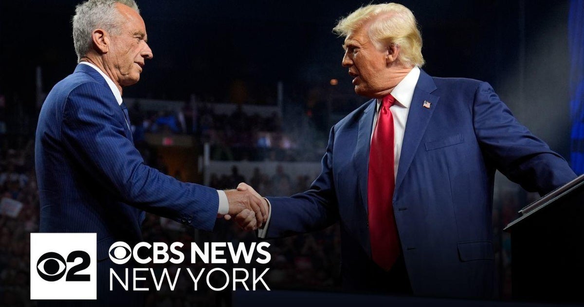 RFK Jr. takes stage with Donald Trump after suspending his own campaign ...