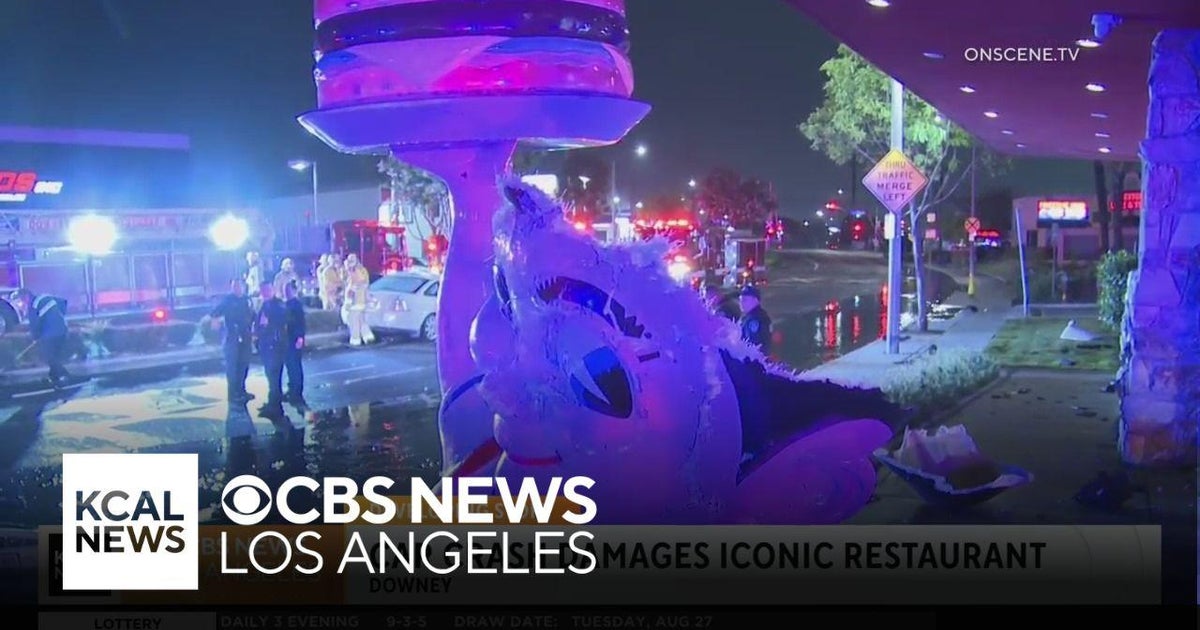 Crash leaves Bob's Big Boy restaurant in Downey with disfigured statue ...