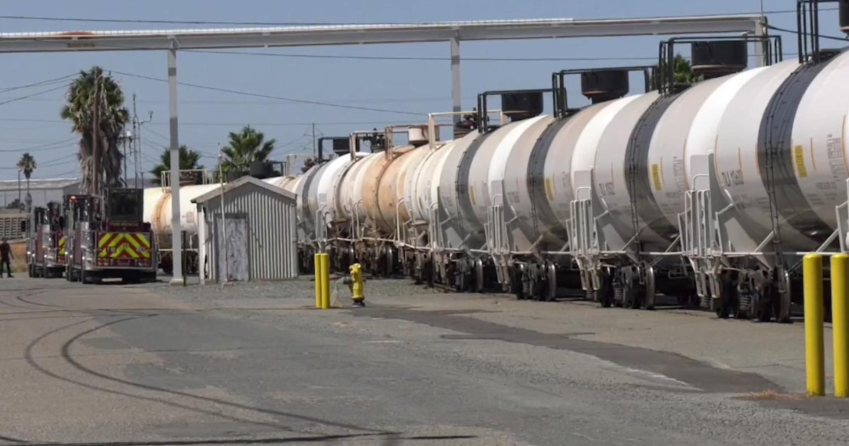 Hazmat team inspects rail car near Pittsburg plant for chlorine leak ...