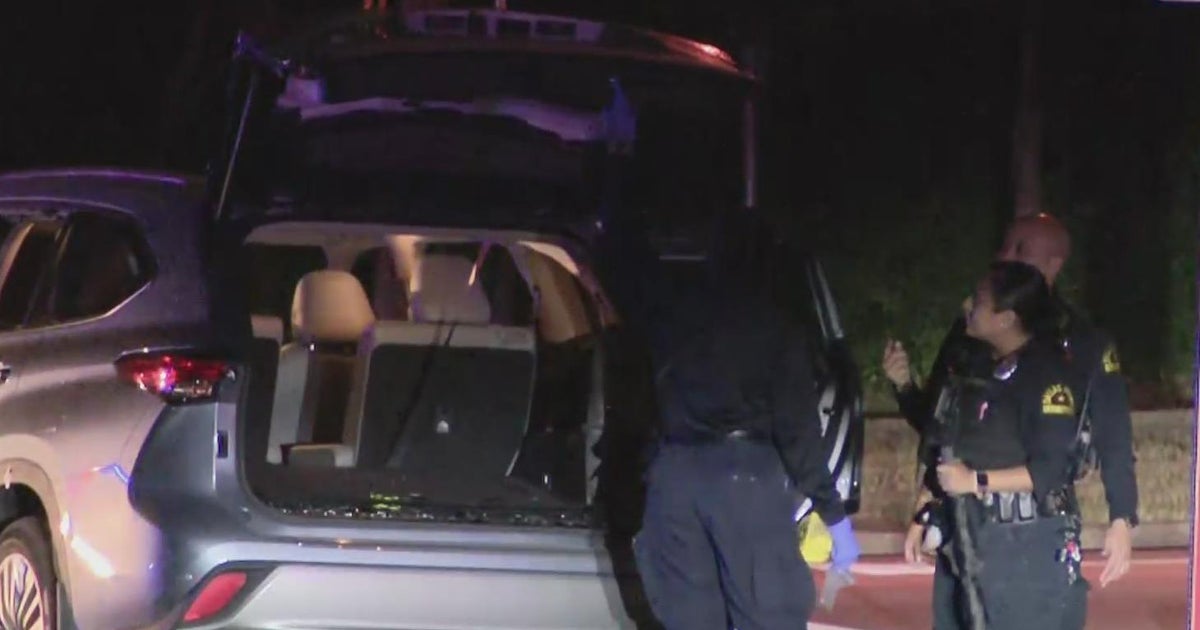 Uber driver shot during Dallas robbery - CBS Texas