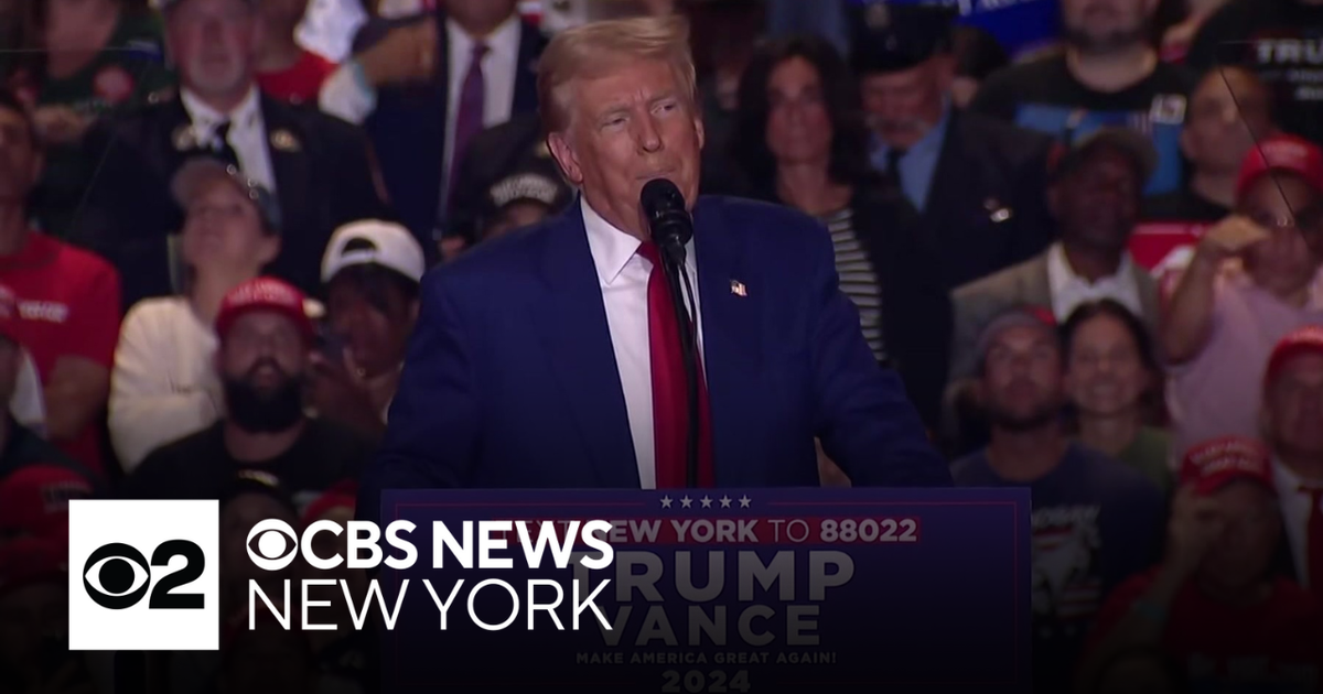 Trump campaigns for New York at Nassau Coliseum - CBS New York