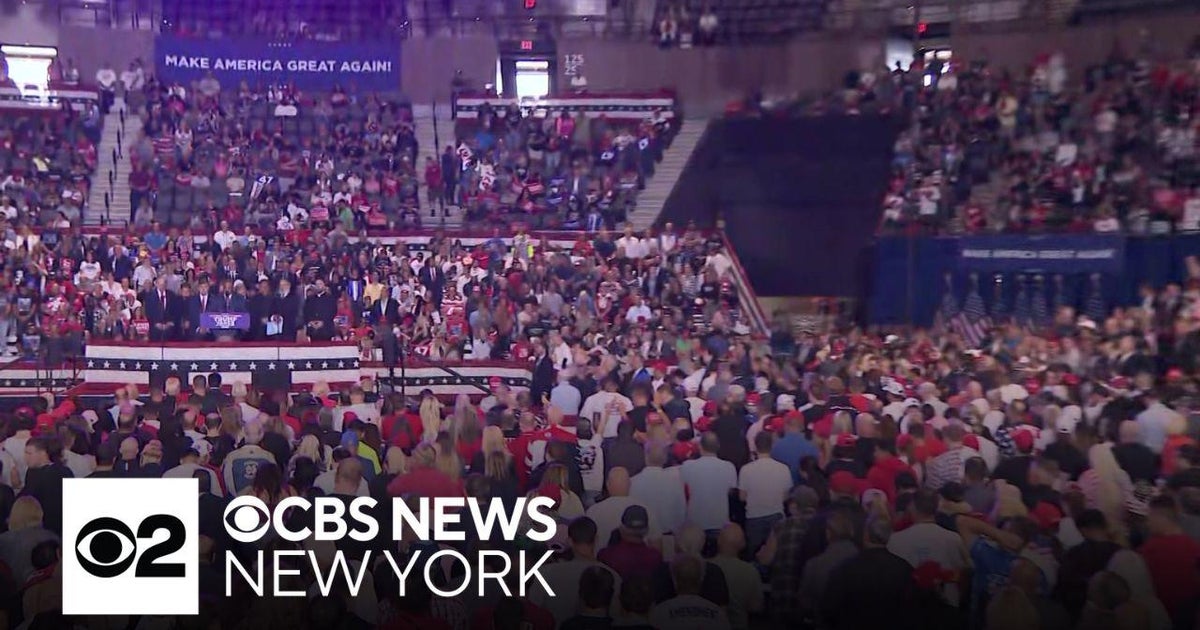Trump supporters pack Nassau Coliseum for campaign rally - CBS New York