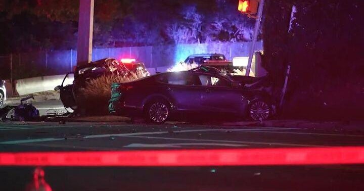 Vigil held for 5 teens involved in deadly West Babylon crash - CBS New York