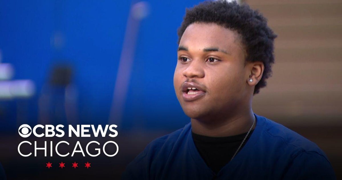 Current Simeon basketball players are inspired by Derrick Rose - CBS ...