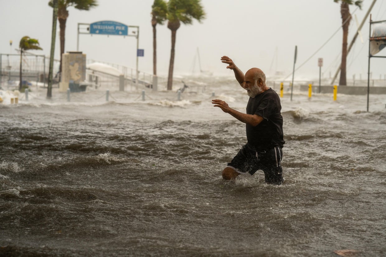 Hurricane Helene's death toll tops 160 as Southeast digs out from storm ...