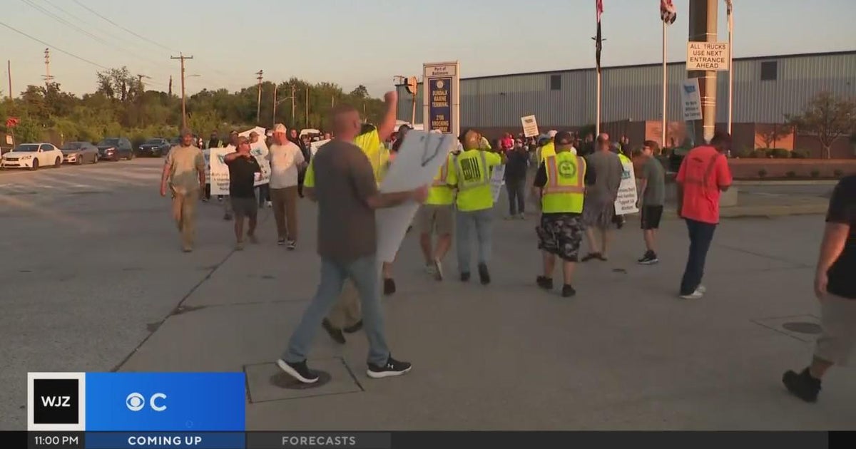 Port of Baltimore workers to return to work after deal reached - CBS ...