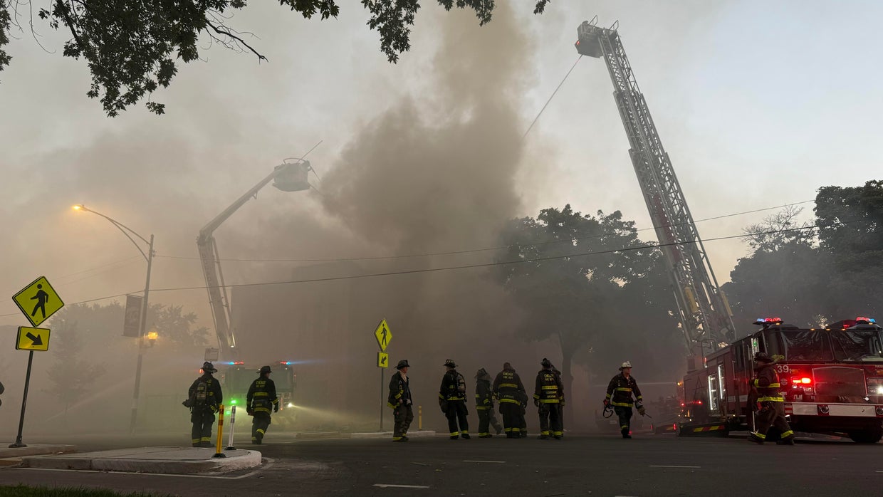 Fire in Chicago's Back of the Yards neighborhood sends smoke billowing ...