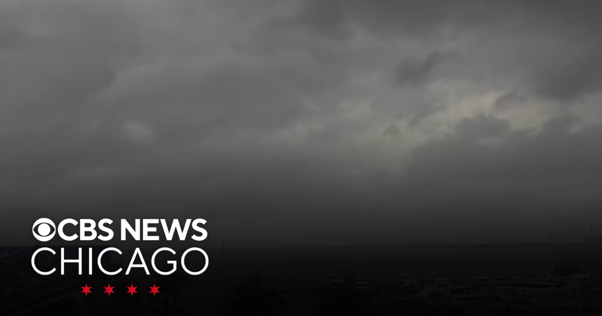 Hurricane Milton hours away from making landfall in Florida - CBS Chicago