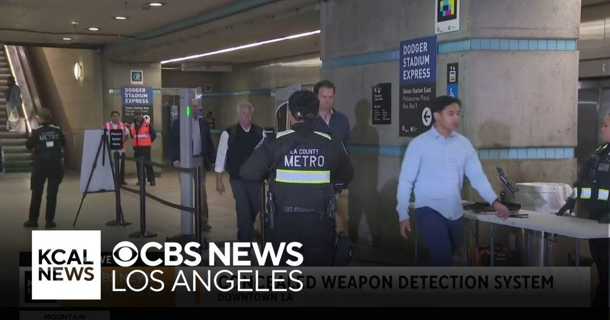Metro Tests Concealed Weapon Detection System Cbs Los Angeles