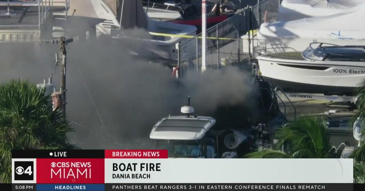 Boat fire in Dania Beach - CBS Miami