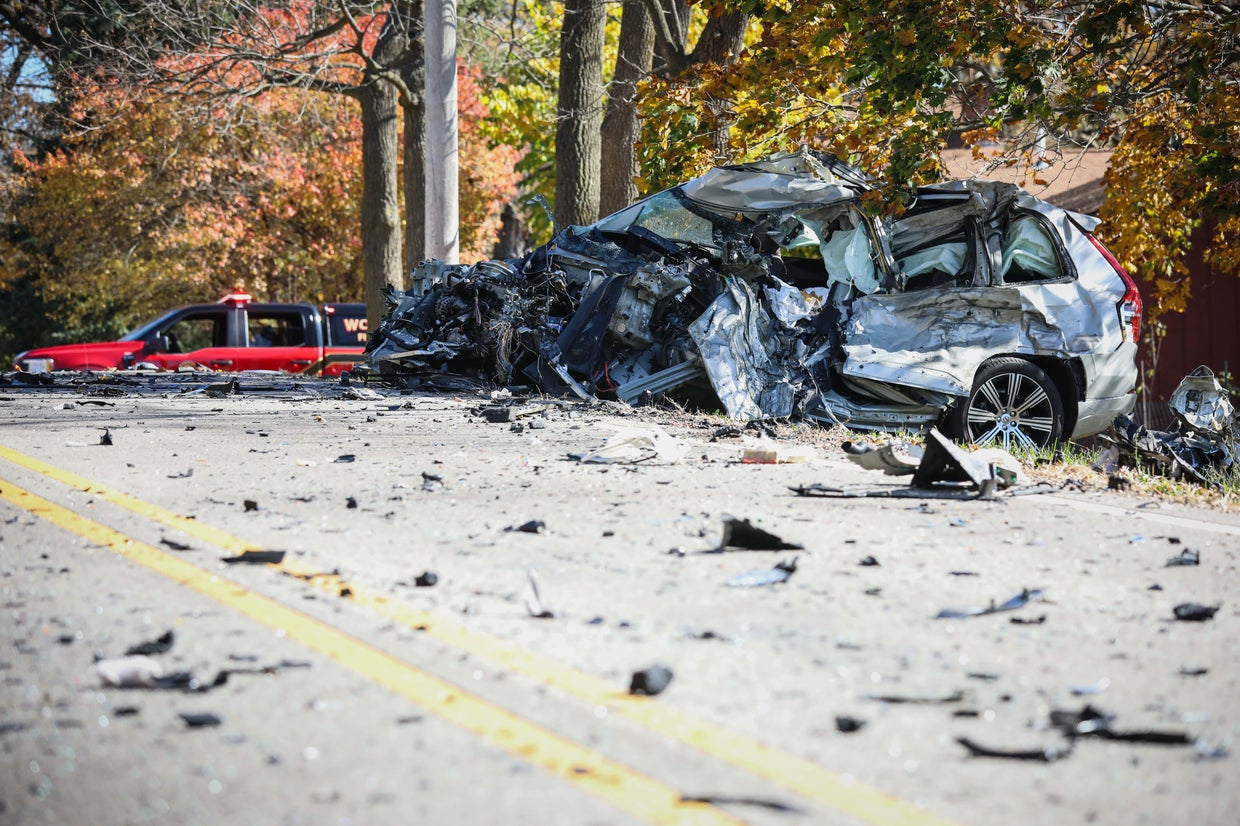 3 people killed, child injured in fiery crash in Chicago's northwest ...