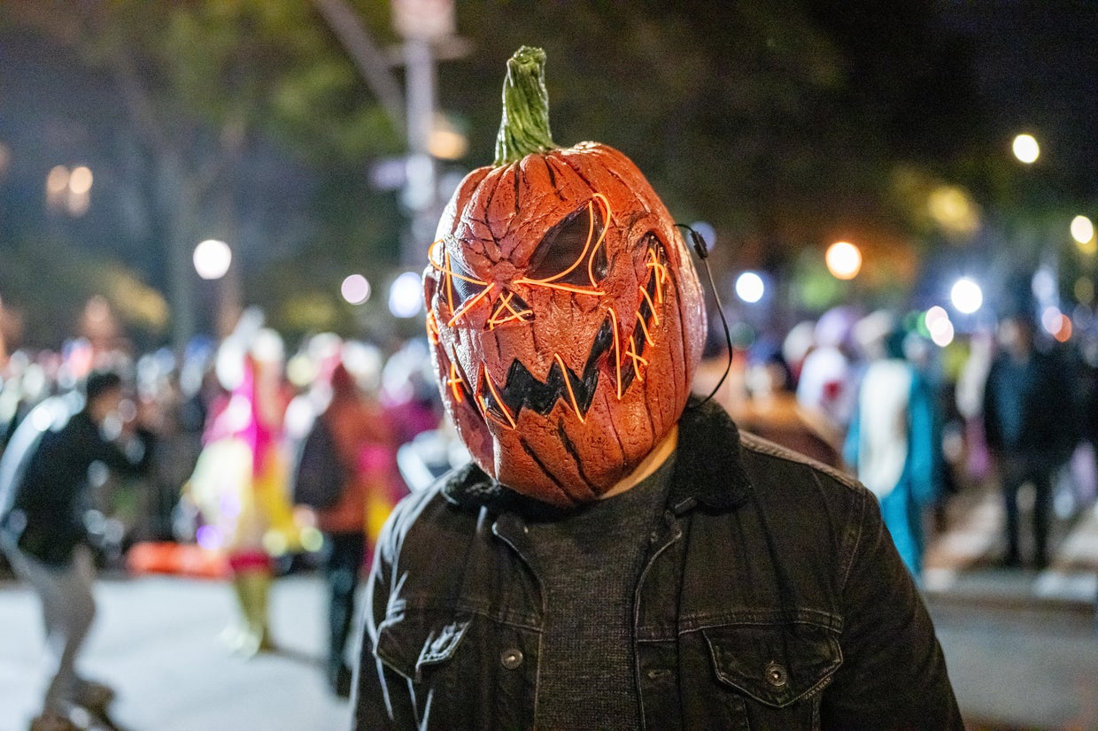 NYC Halloween Parade 2024 route map, start time and road closures - CBS ...