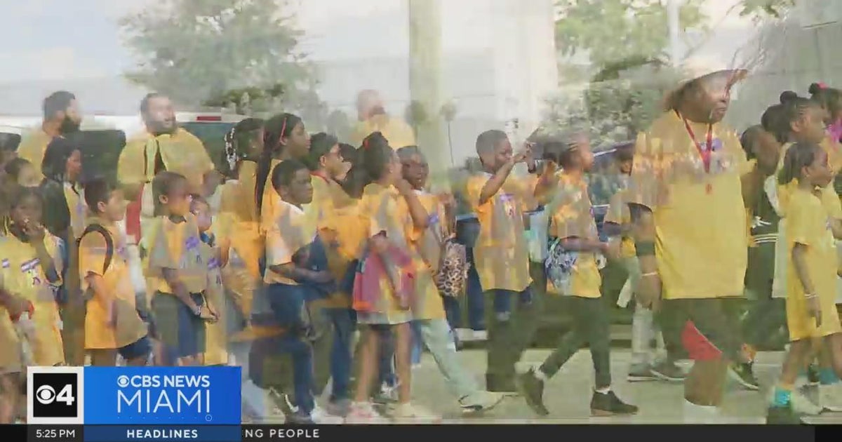 Students in South Florida walk to honor Ruby Bridges - CBS Miami